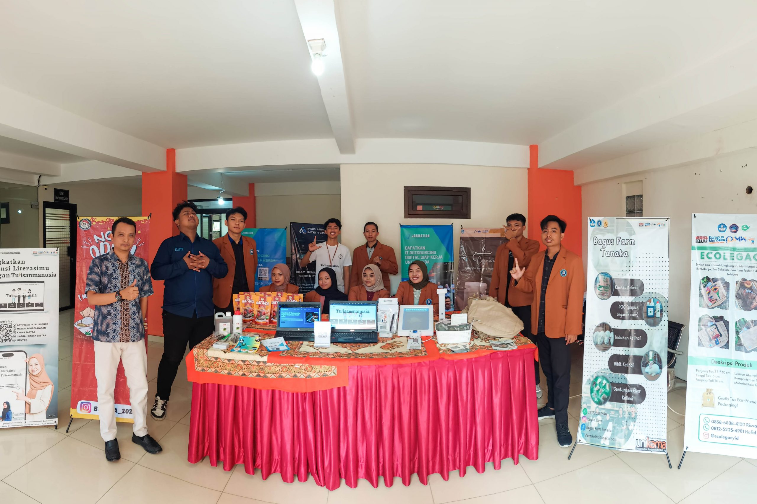 Mahasiswa Unikama Sukses Gelar Pameran Karya P2MW - Universitas PGRI ...